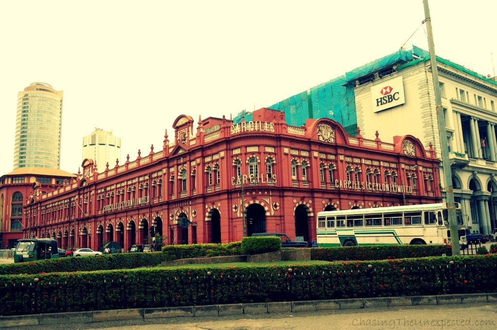Photo Essay - Enjoying the colors of Pettah in Colombo, Sri Lanka