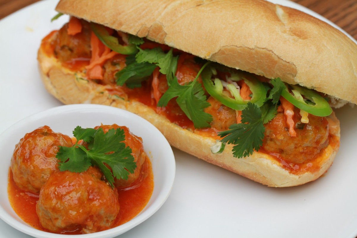 Plan A Fantastic Saigon Food Tour To Sample The Best Vietnamese Dishes