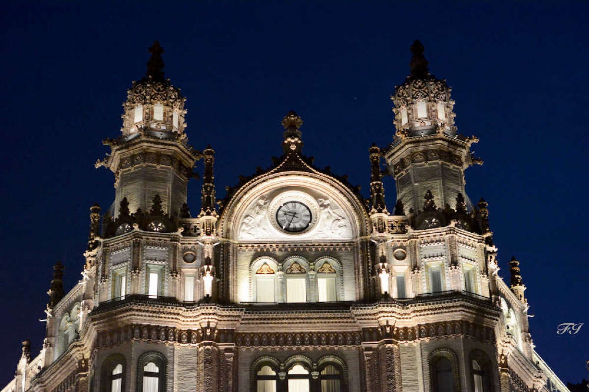 Best Hotels In Budapest For An Unforgettable Holiday - Chasing The ...